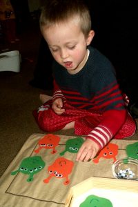 DIY Alien Eyes Counting Activity For Preschoolers