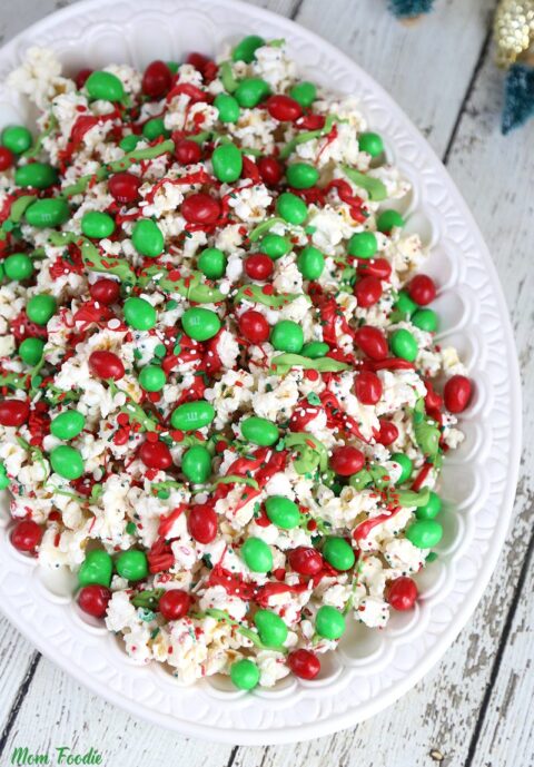 13 Holiday Popcorn Recipes For Gifts Or Christmas Treats
