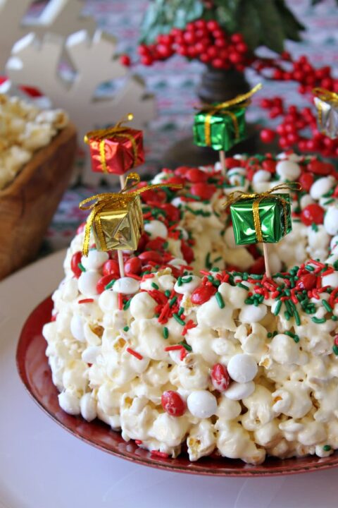 13 Holiday Popcorn Recipes For Gifts Or Christmas Treats