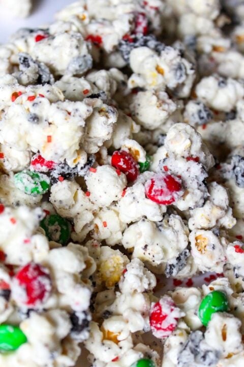 13 Holiday Popcorn Recipes For Gifts Or Christmas Treats